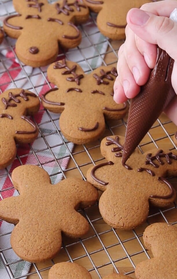 Reindeer Gingerbread Cookies: Fun Holiday Baking Hack