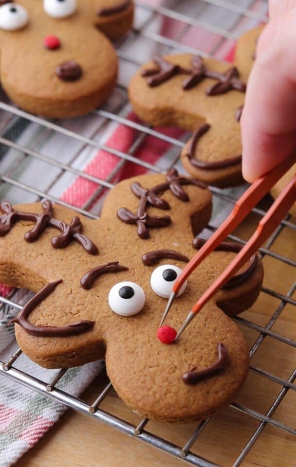 Reindeer Gingerbread Cookies: Fun Holiday Baking Hack