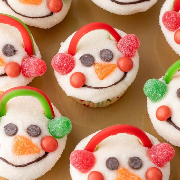 How To Make Sweet And Adorable Snowman Cupcakes