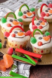 How To Make Sweet And Adorable Snowman Cupcakes