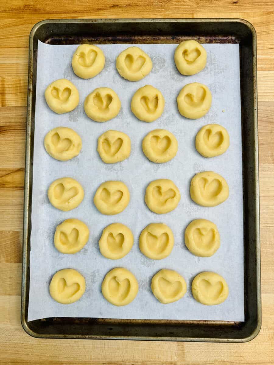 Make These Sweet Jam Heart Thumbprint Cookies With Kids This Valentine ...