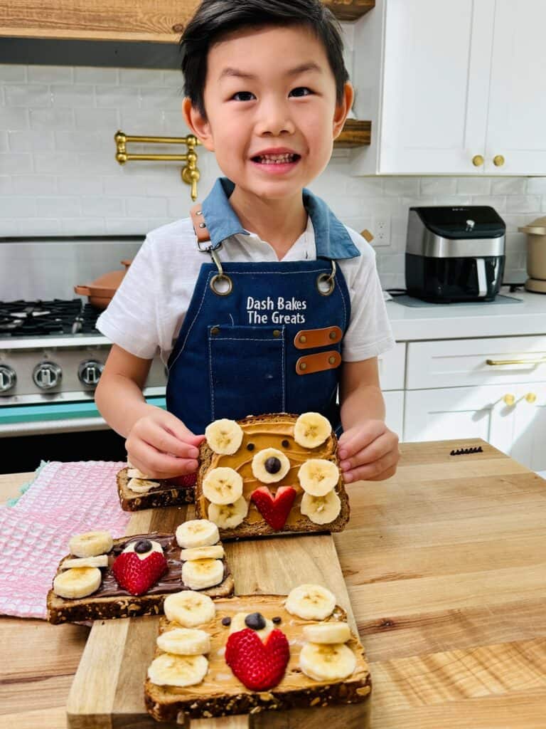 This Cute Valentine Bear Toast is a Fun Treat for Kids!