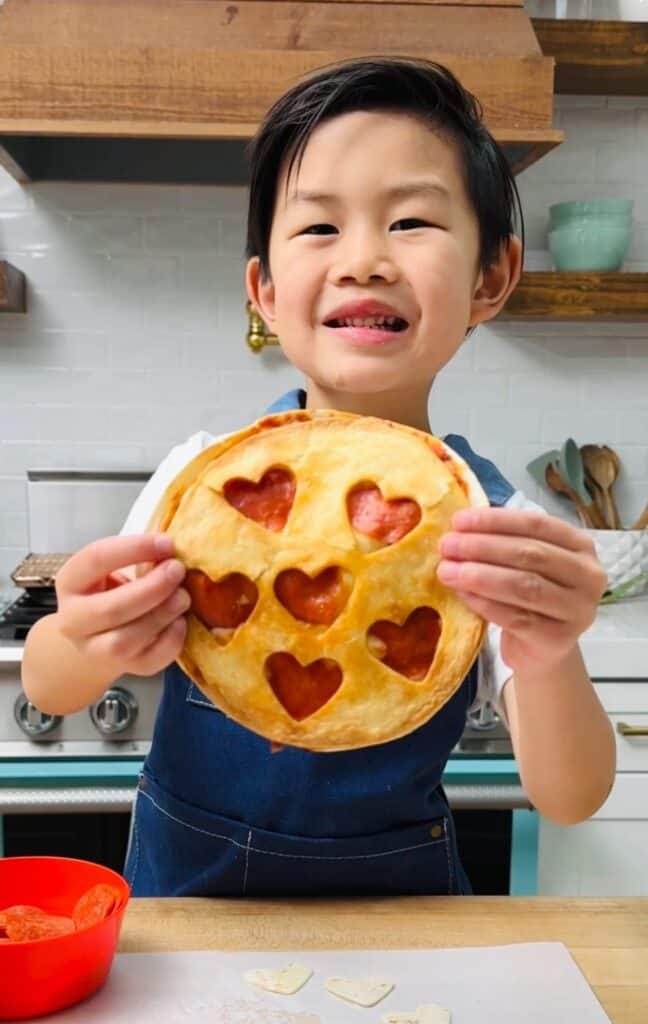 Easy Valentine Pizza Lunch For Kids