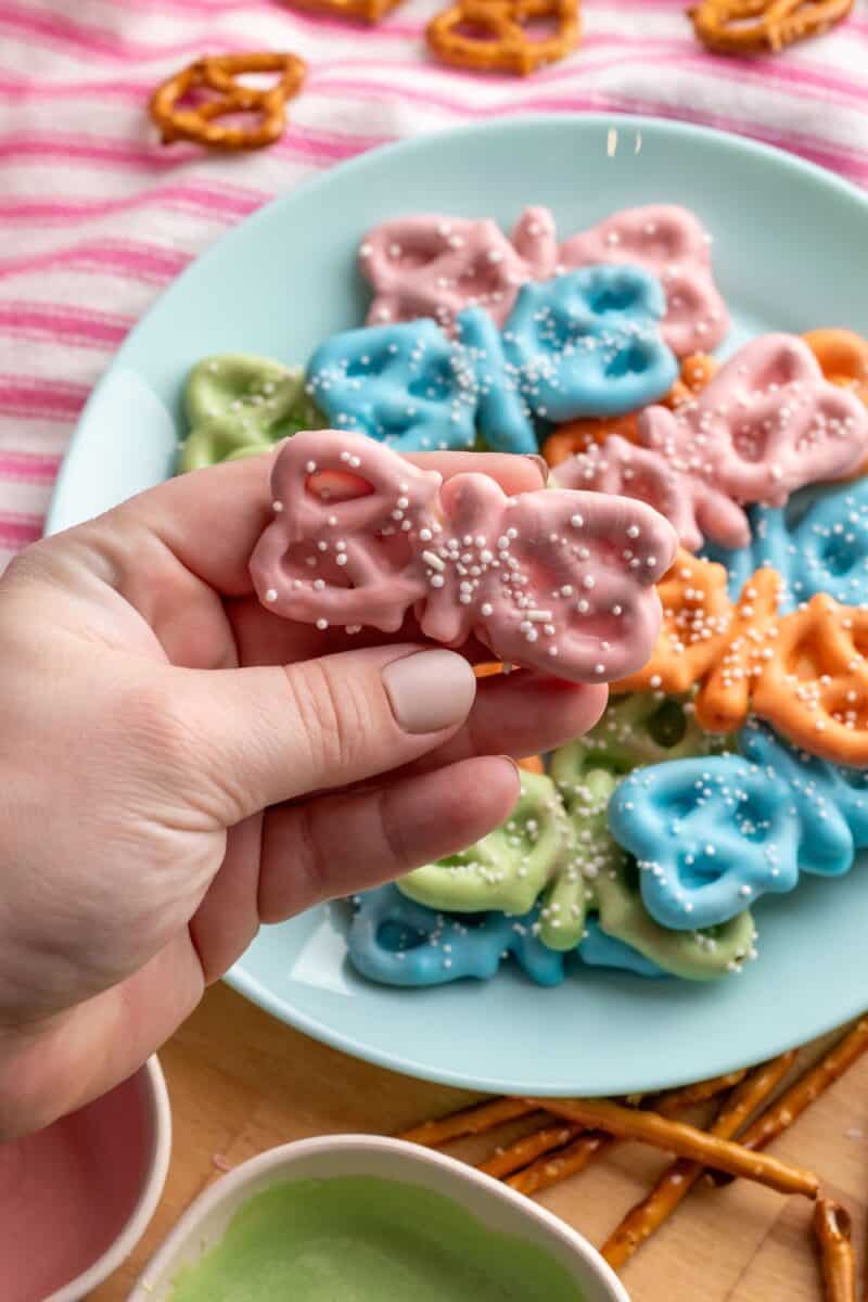 These Colorful Butterfly Pretzels Make a Fun Spring Treat!