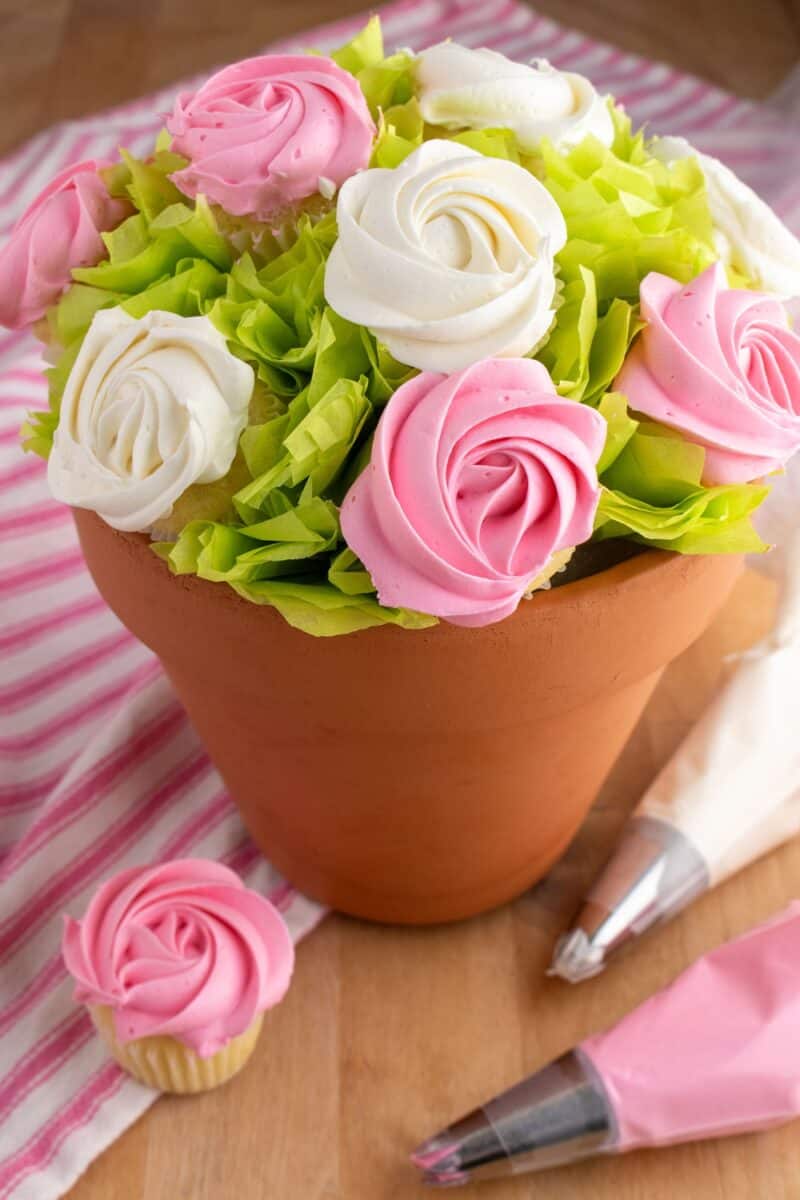 How to Make The Most Darling Cupcake Flower Bouquet