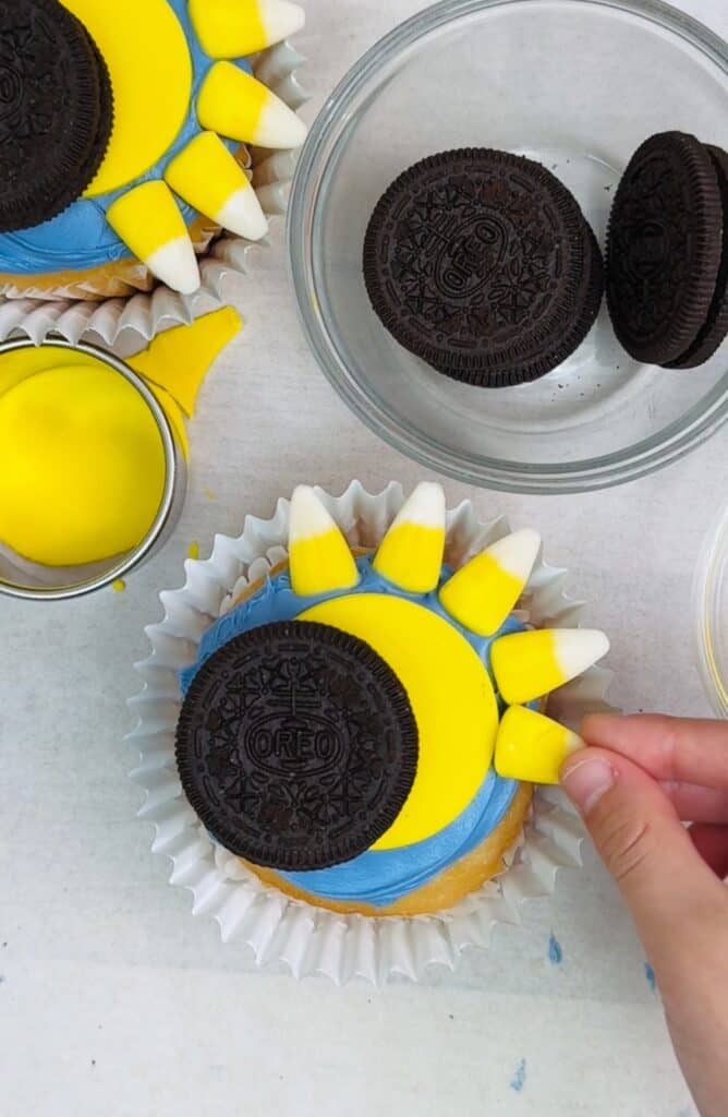 Solar Eclipse Cupcakes 2024 - Solar Eclipse Treats