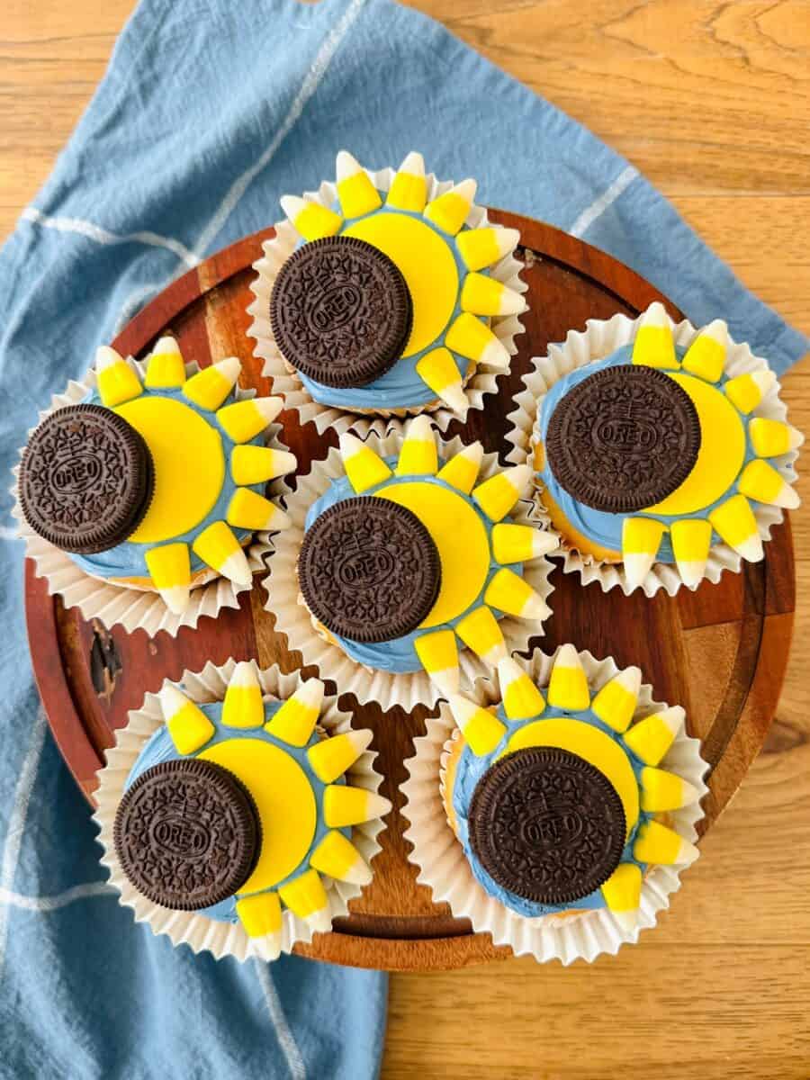Solar Eclipse Cupcakes 2024 - Solar Eclipse Treats