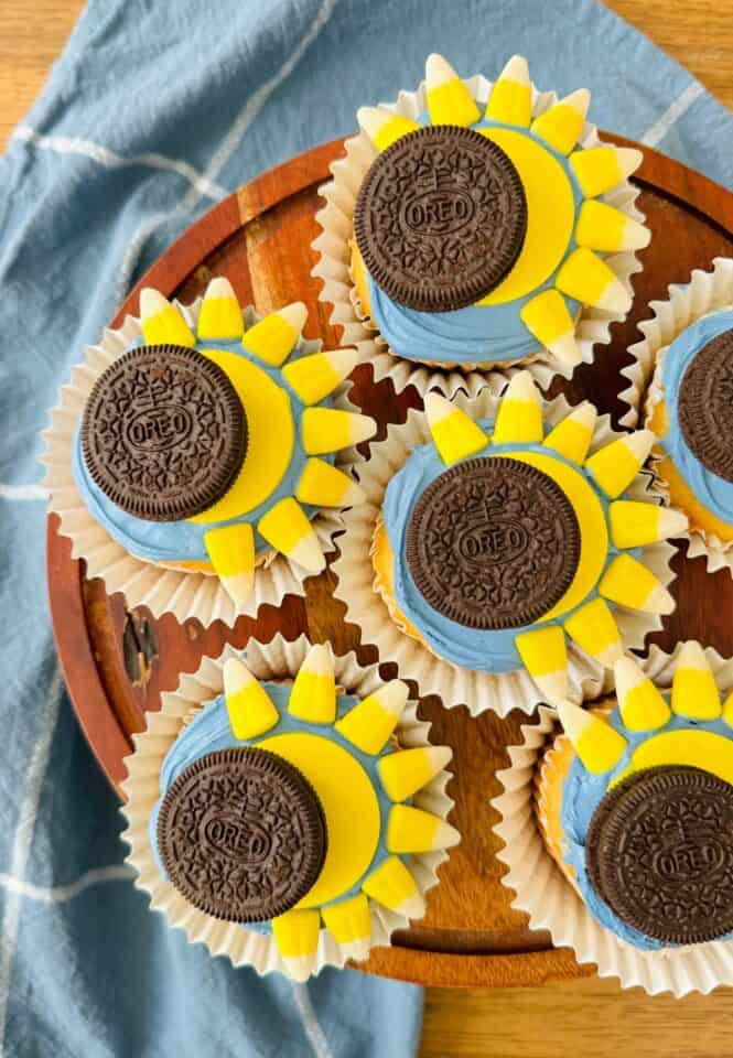 Solar Eclipse Cupcakes 2024 - Solar Eclipse Treats