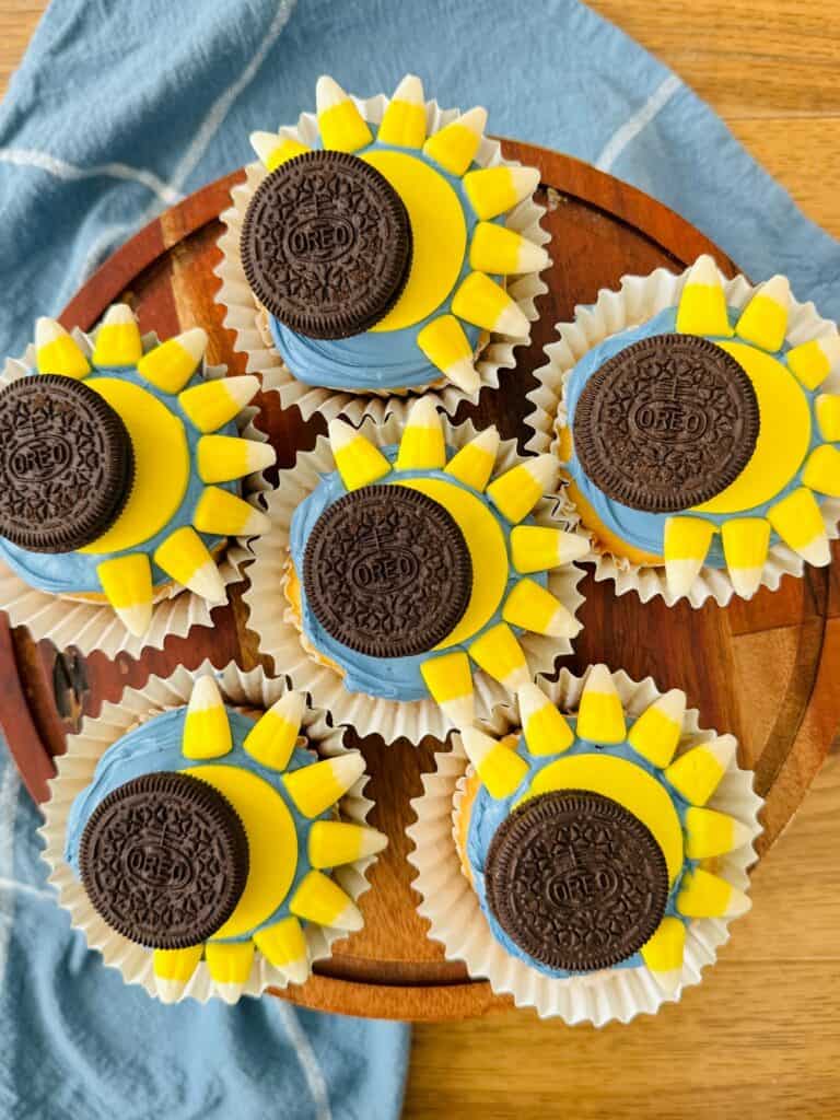 Solar Eclipse Cupcakes 2024 - Solar Eclipse Treats