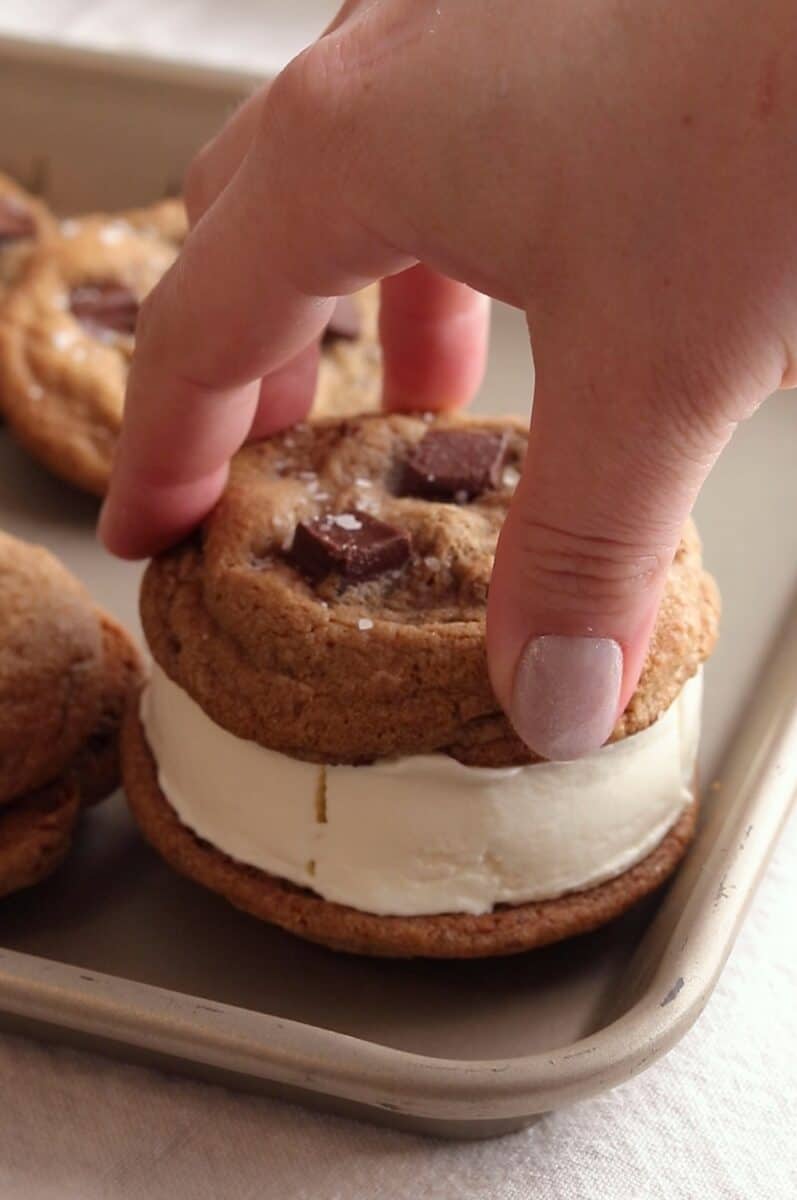 This Ice Cream Scoop Makes The Perfect Ice Cream Sandwiches Every Time