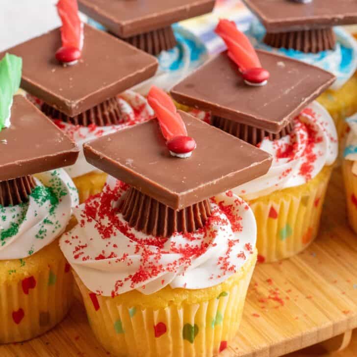 Cheers to the Grad: Easy Graduation Cupcakes