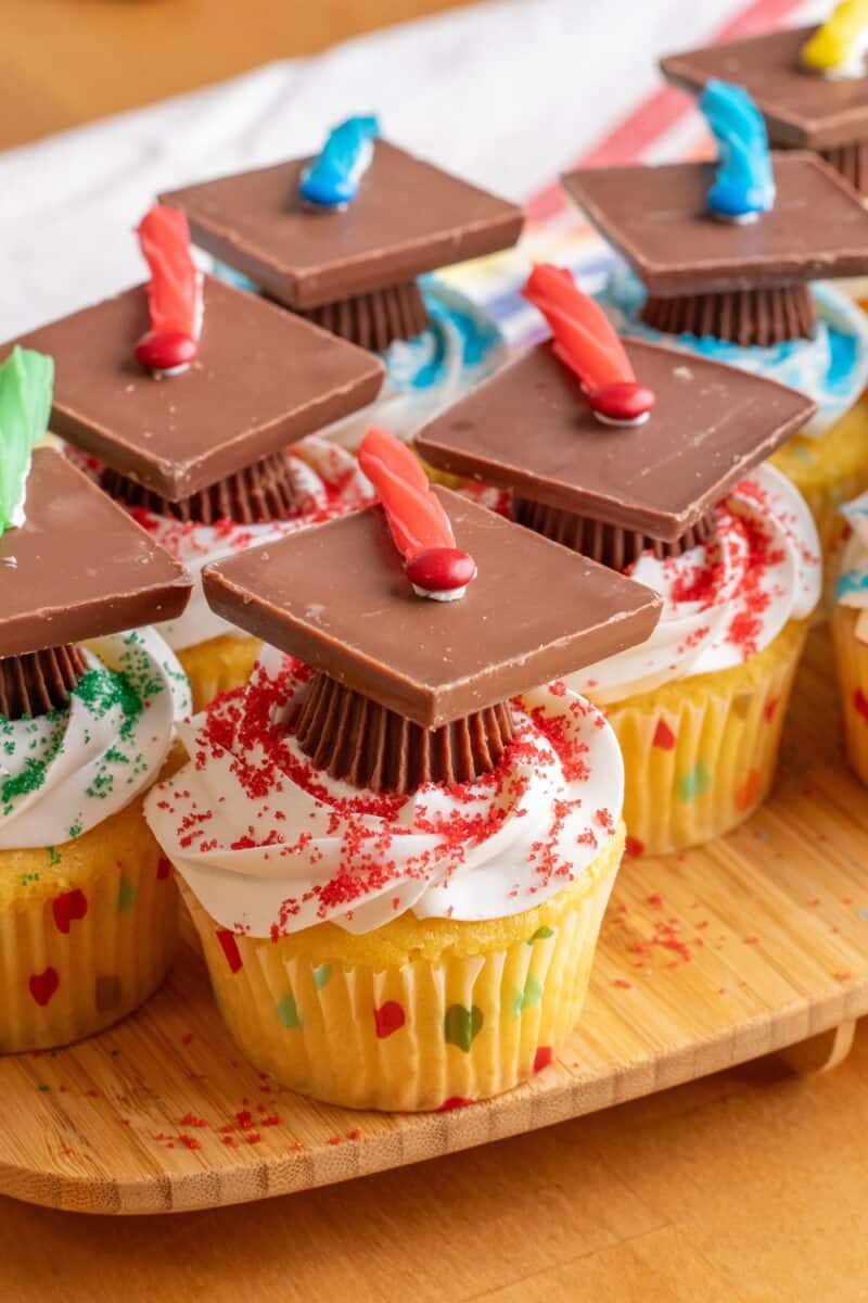 Cheers to the Grad: Easy Graduation Cupcakes