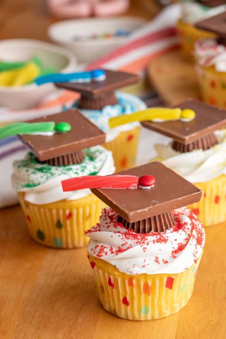 Cheers to the Grad: Easy Graduation Cupcakes