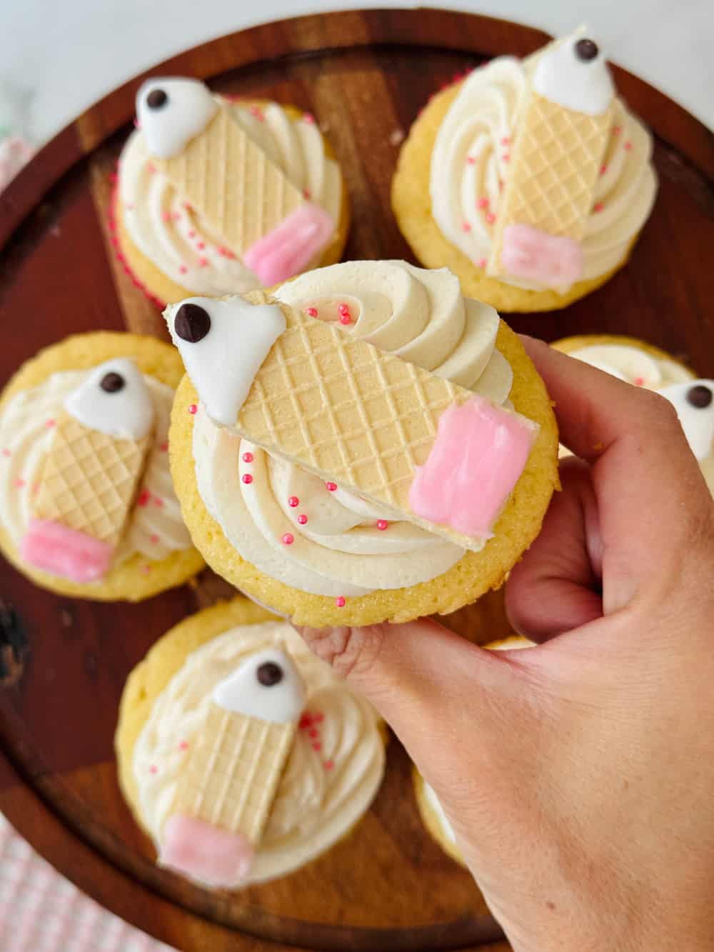 Make Cute Pencil Cupcakes For Teacher Appreciation Week