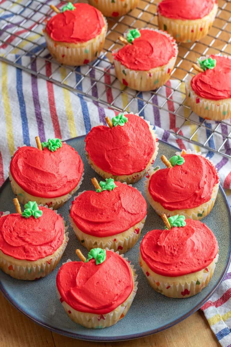 Cute and Easy Apple Cupcakes