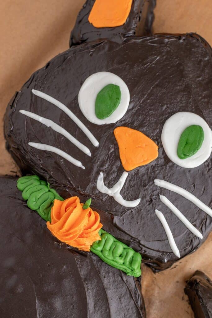 This Easy Black Cat Cake Is The Perfect Halloween Dessert