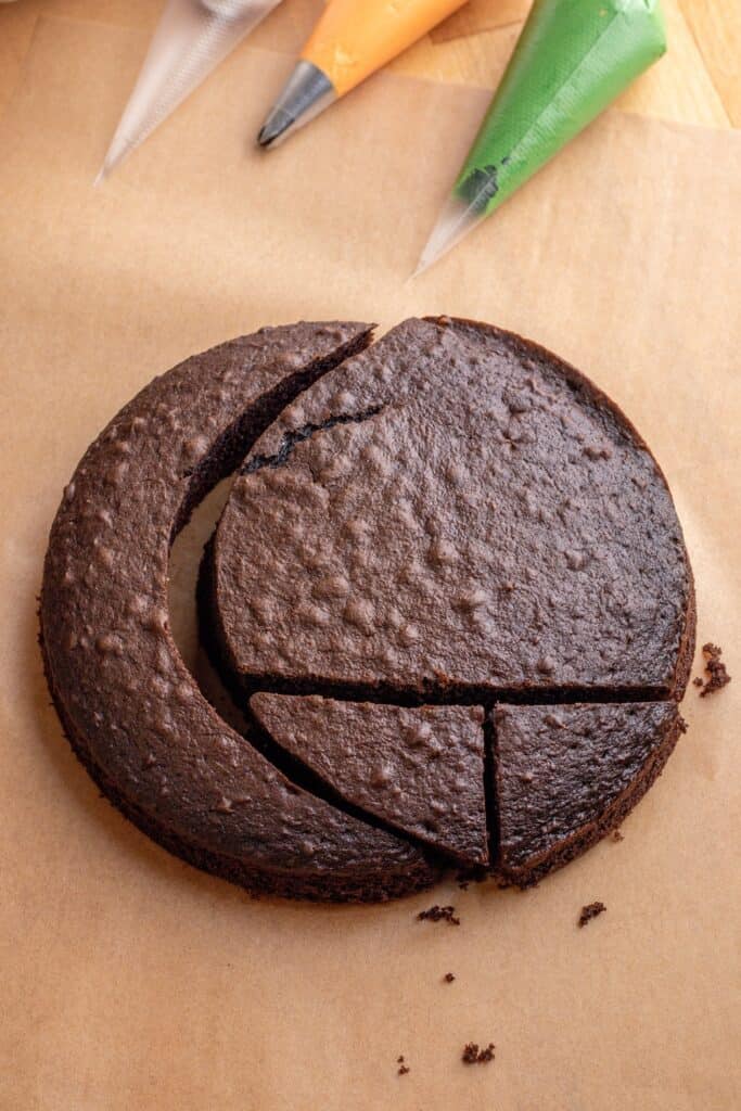 This Easy Black Cat Cake Is The Perfect Halloween Dessert