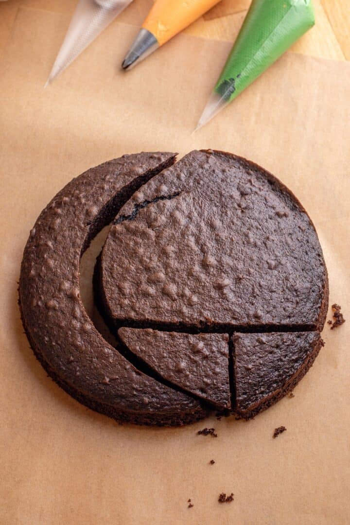 This Easy Black Cat Cake Is The Perfect Halloween Dessert