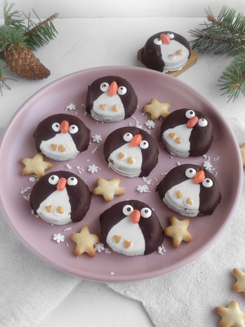 Make The Cutest Penguin Oreo Cookies This Winter