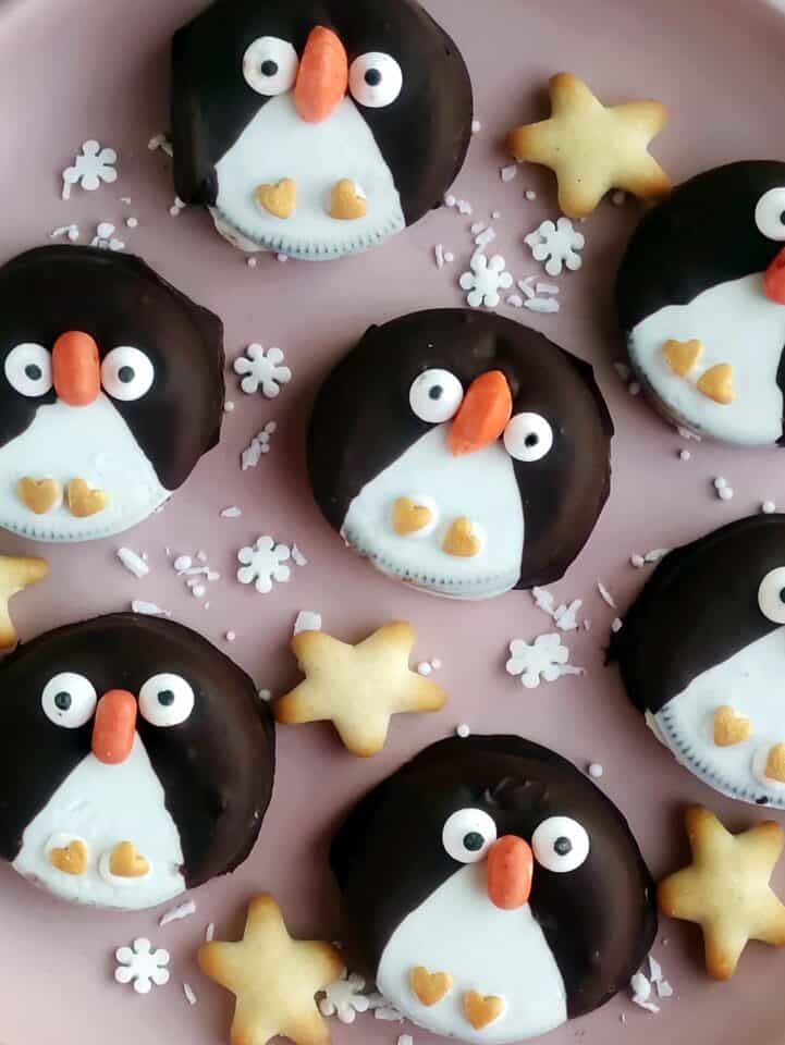 Make The Cutest Penguin Oreo Cookies This Winter