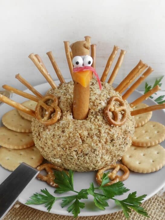 This Turkey Cheese Ball Is A Fun Thanksgiving Appetizer