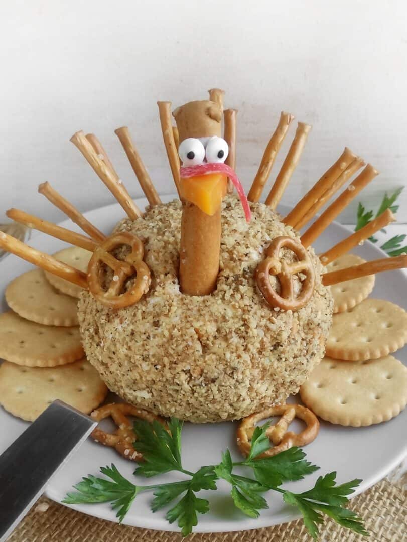 This Turkey Cheese Ball Is A Fun Thanksgiving Appetizer