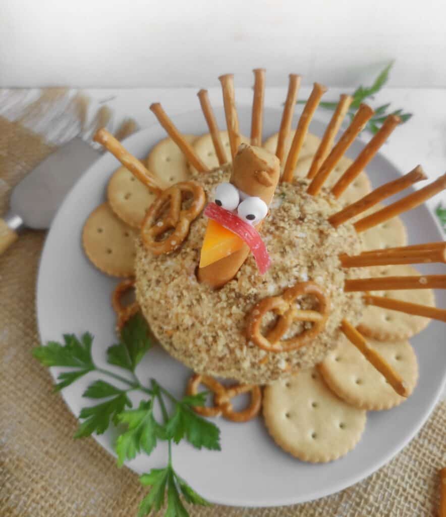 This Turkey Cheese Ball Is A Fun Thanksgiving Appetizer