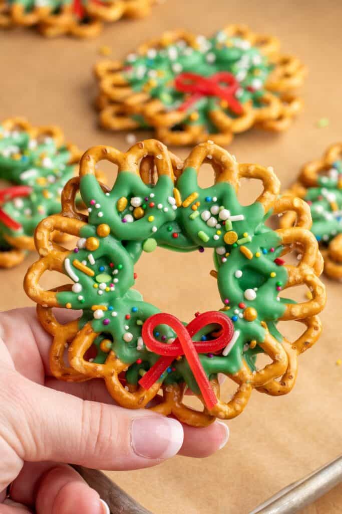Pretzel Wreaths Are A Cute and Festive Christmas Treat