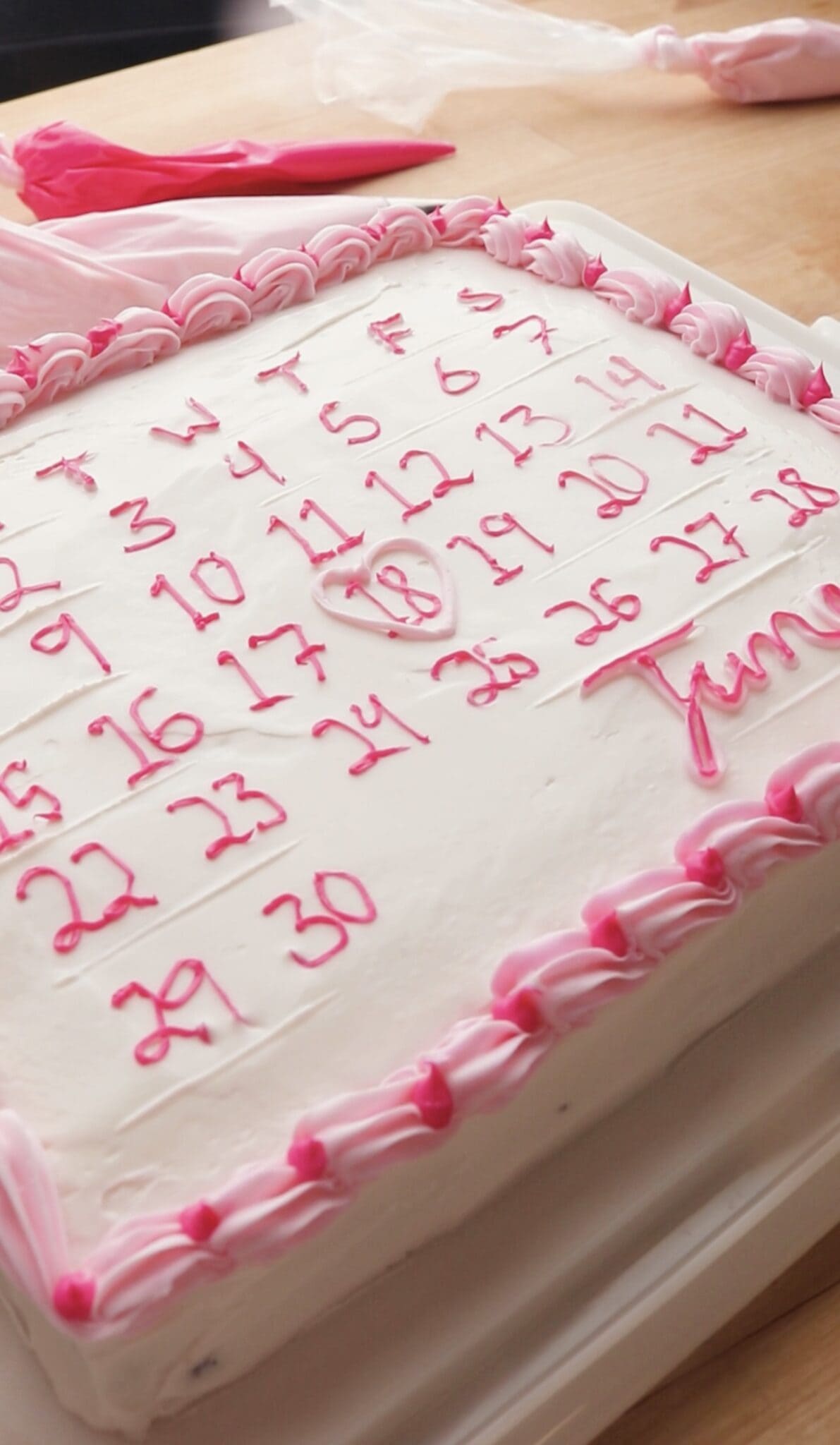How to Make a Calendar Cake