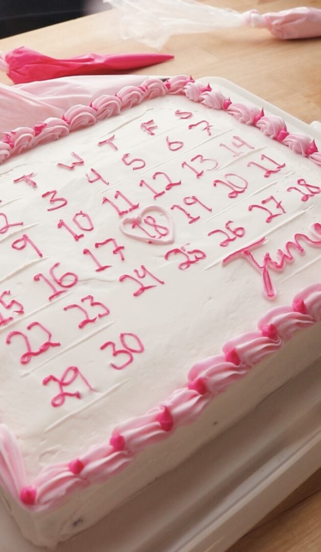 How to Make a Calendar Cake
