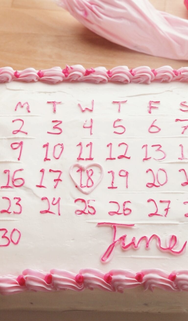 How to Make a Calendar Cake