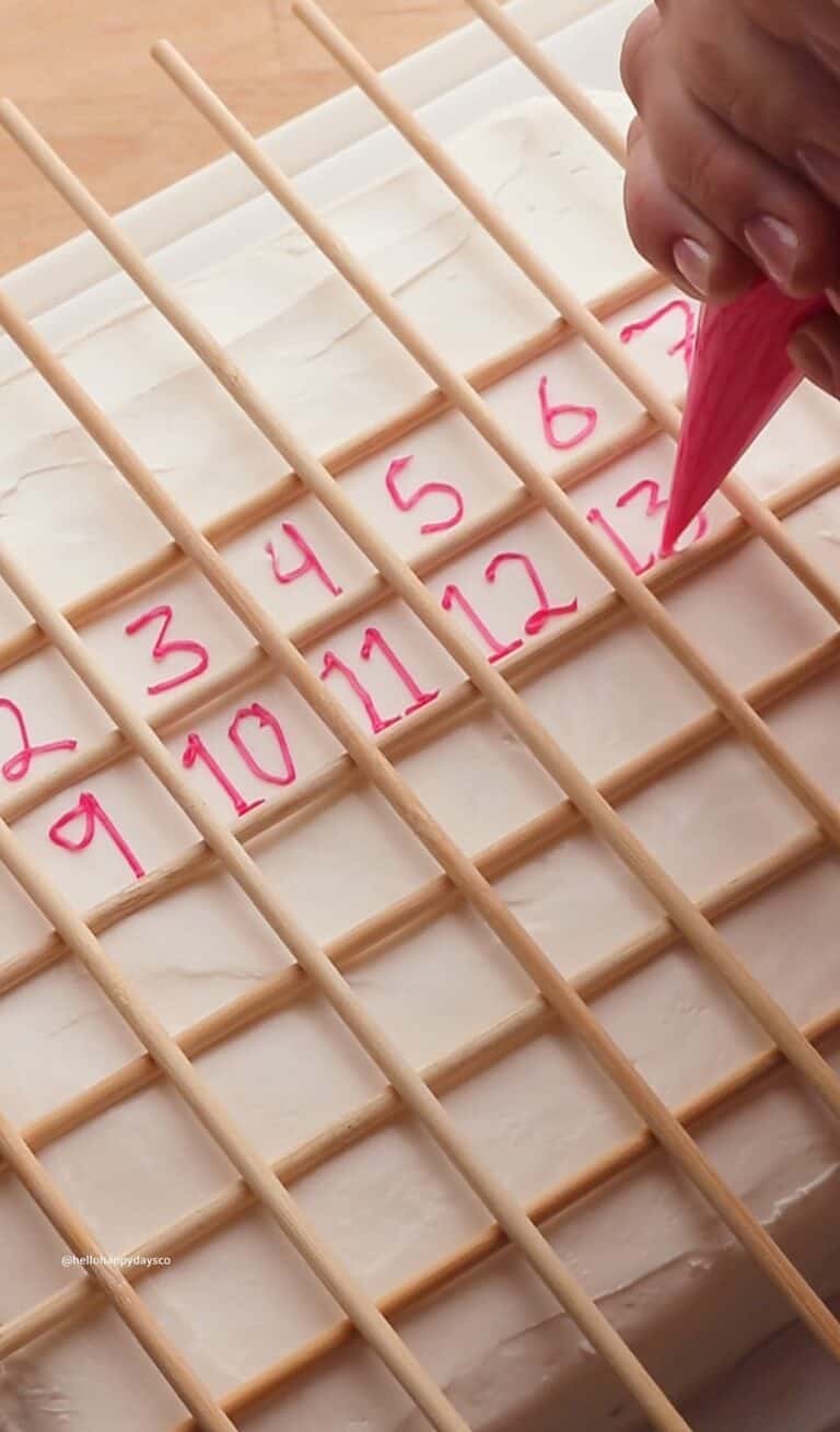 How to Make a Calendar Cake