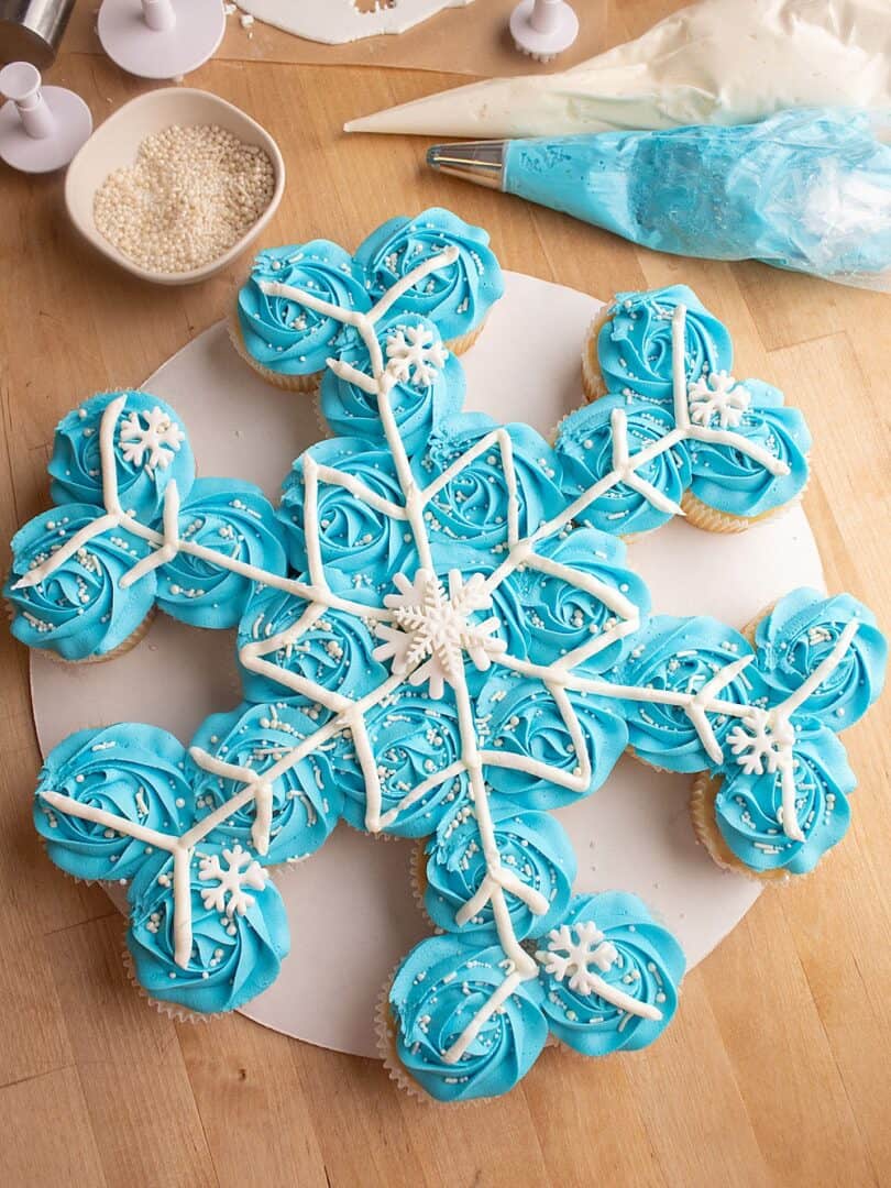 Beautiful Snowflake Cupcake Cake Christmas Dessert