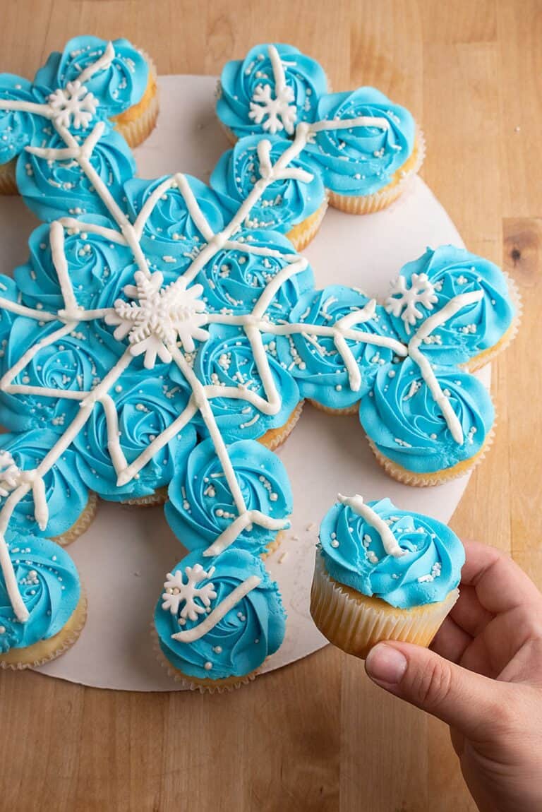 Beautiful Snowflake Cupcake Cake Christmas Dessert