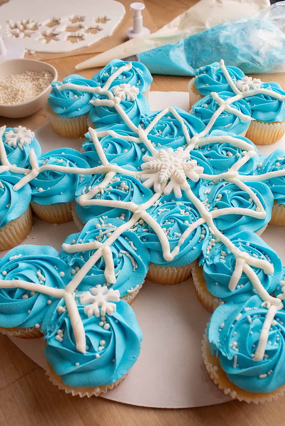 Beautiful Snowflake Cupcake Cake Christmas Dessert