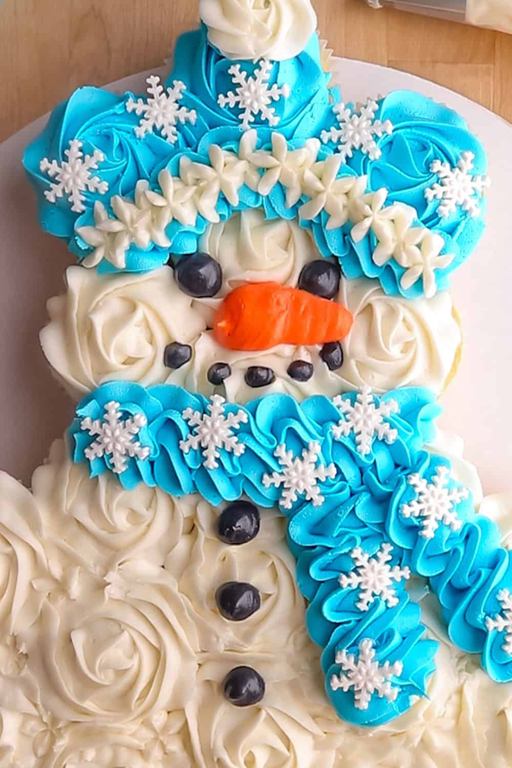 Festive And Cute Snowman Pull-Apart Cupcake Cake
