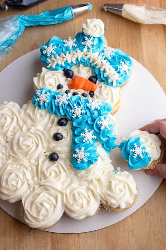 Festive And Cute Snowman Pull-Apart Cupcake Cake